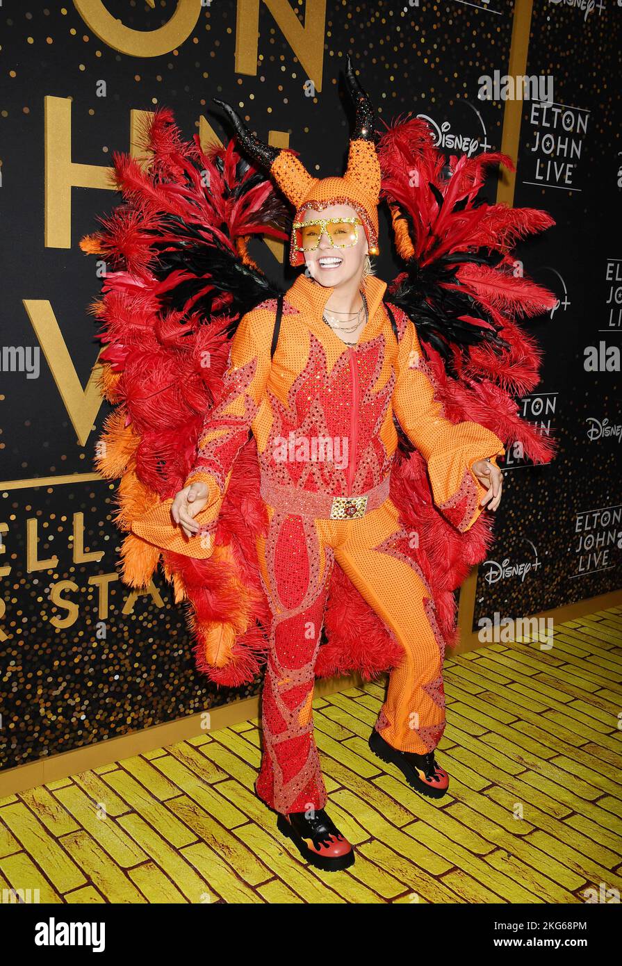 Los Angeles, California, USA. 20th Nov, 2022. JoJo Siwa attends the ...