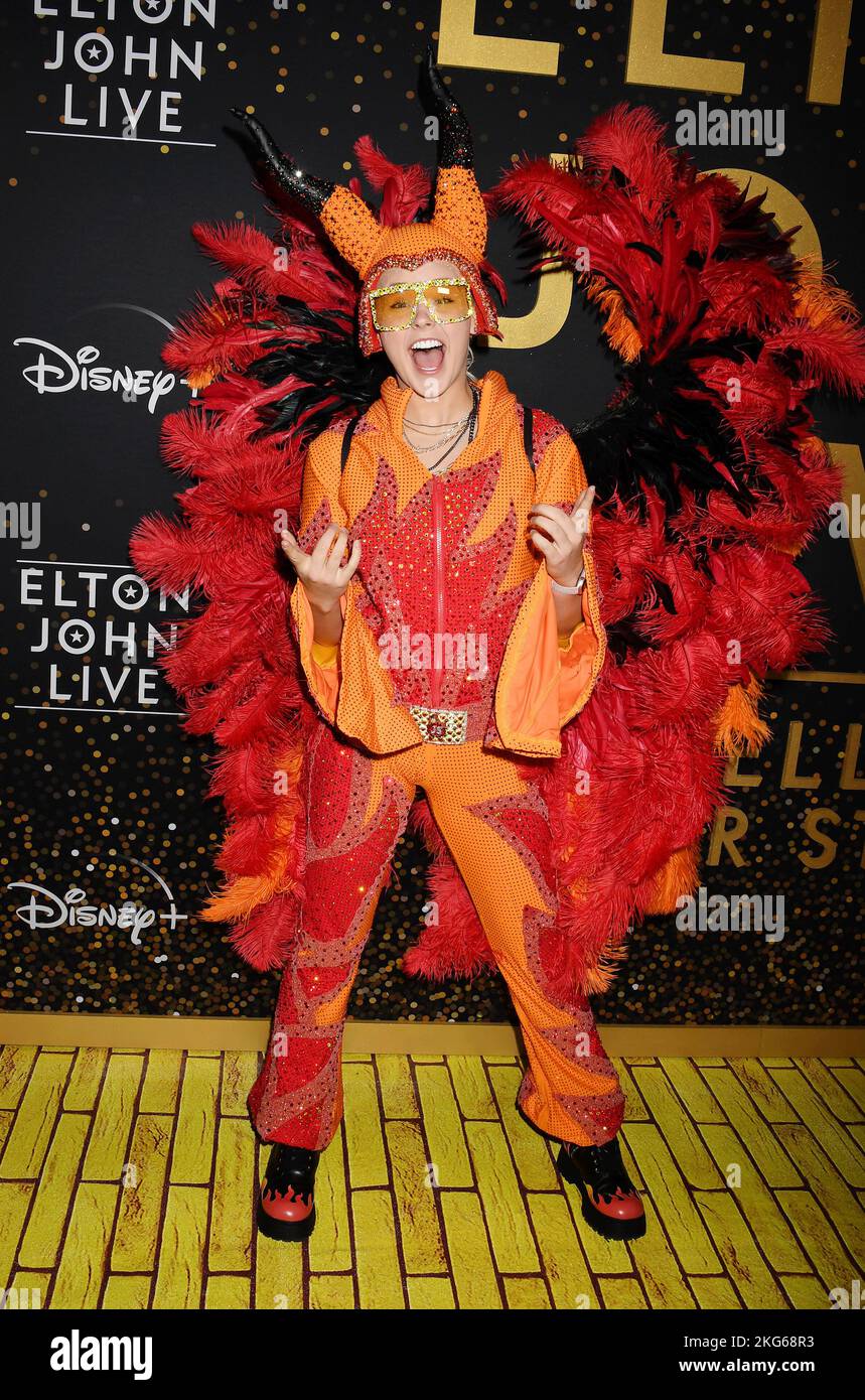 Los Angeles, California, USA. 20th Nov, 2022. JoJo Siwa attends the ...