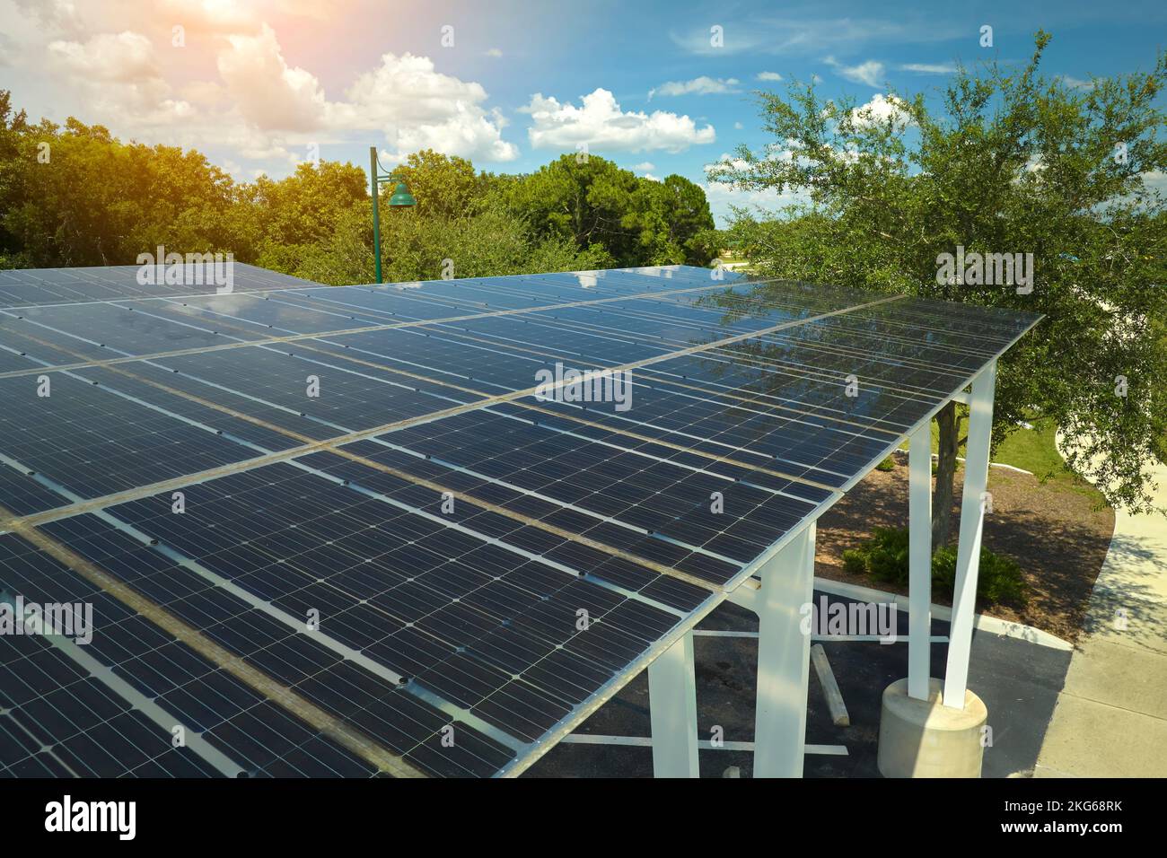 Solar shade parking hi-res stock photography and images - Alamy