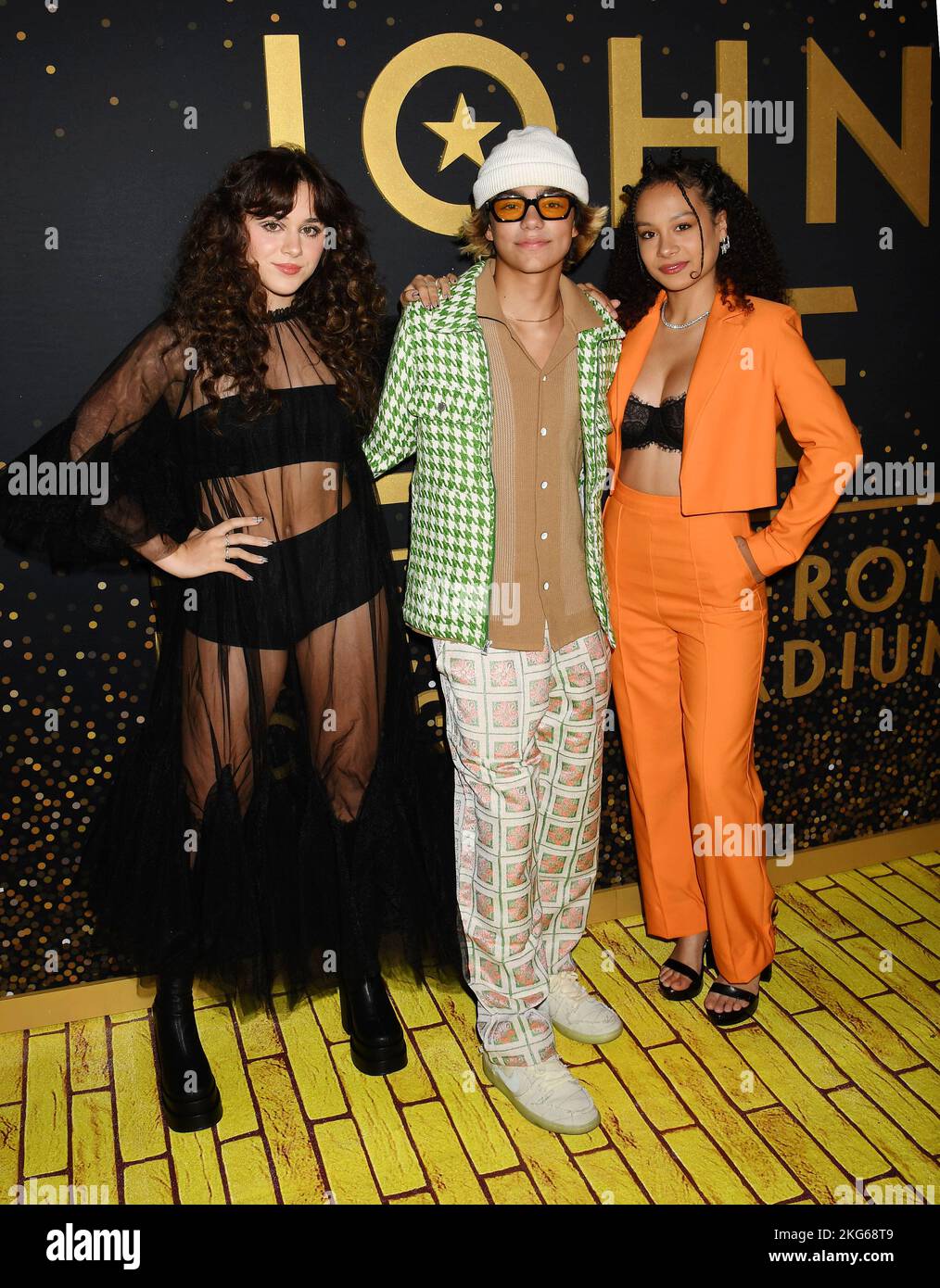 Los Angeles, California, USA. 20th Nov, 2022. (L-R) Isabella Pappas ...