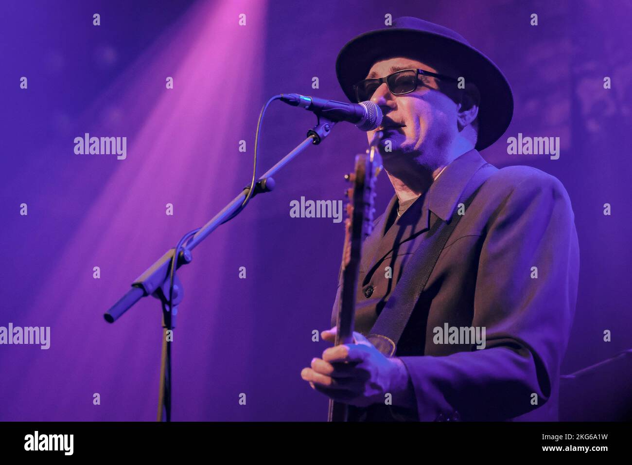 Southampton, UK. 19th Nov, 2022. John "Segs" Jennings, bass guitarist ...