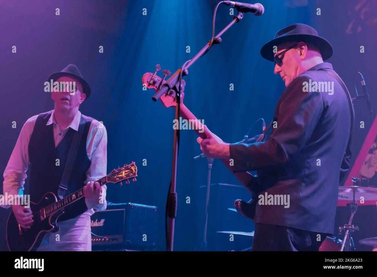 (L-R) Leigh Heggarty guitarist, and John "Segs" Jennings, bass ...