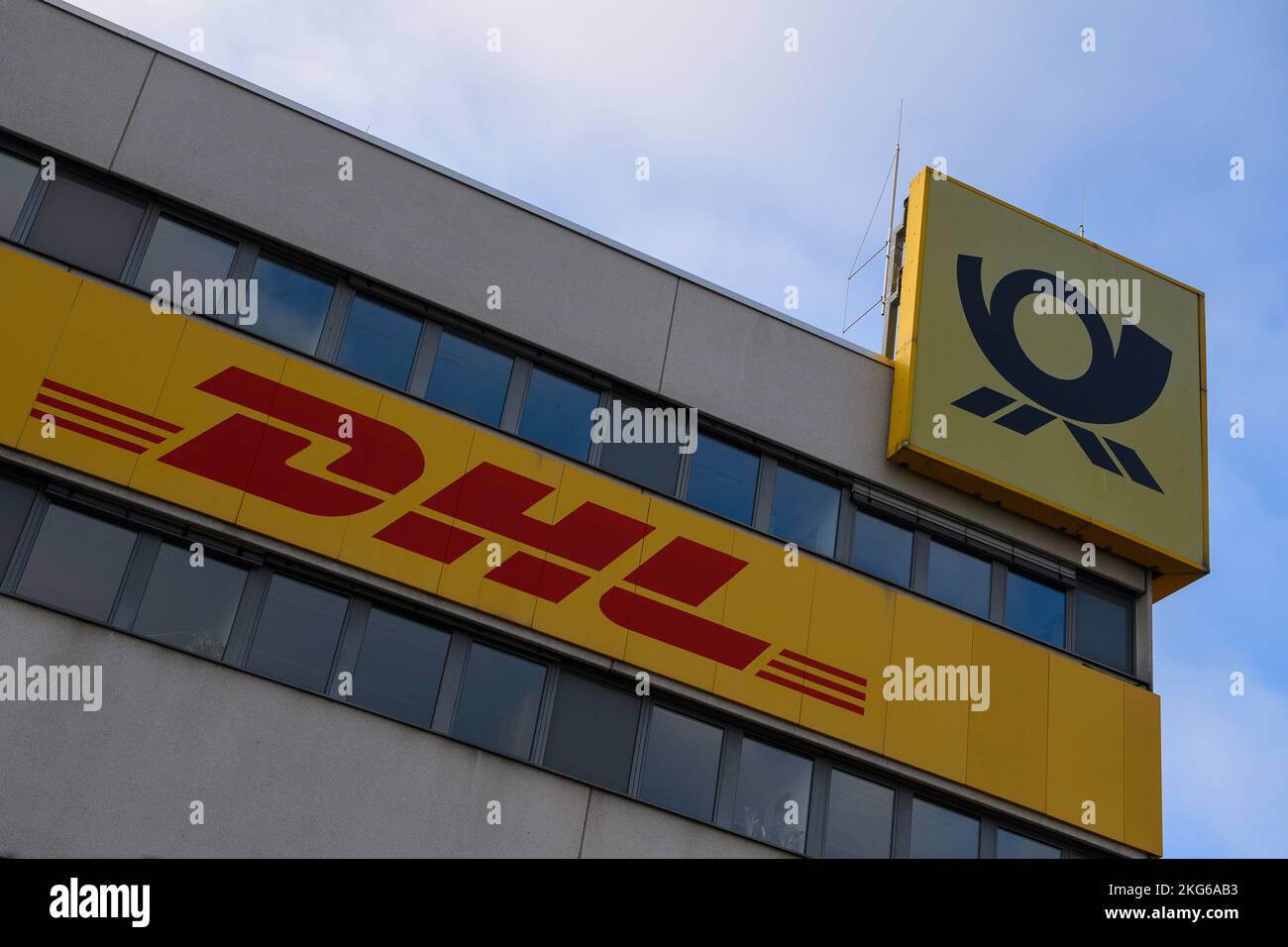 Magdeburg, Germany. 21st Nov, 2022. "DHL" and the Deutsche Post logo ...