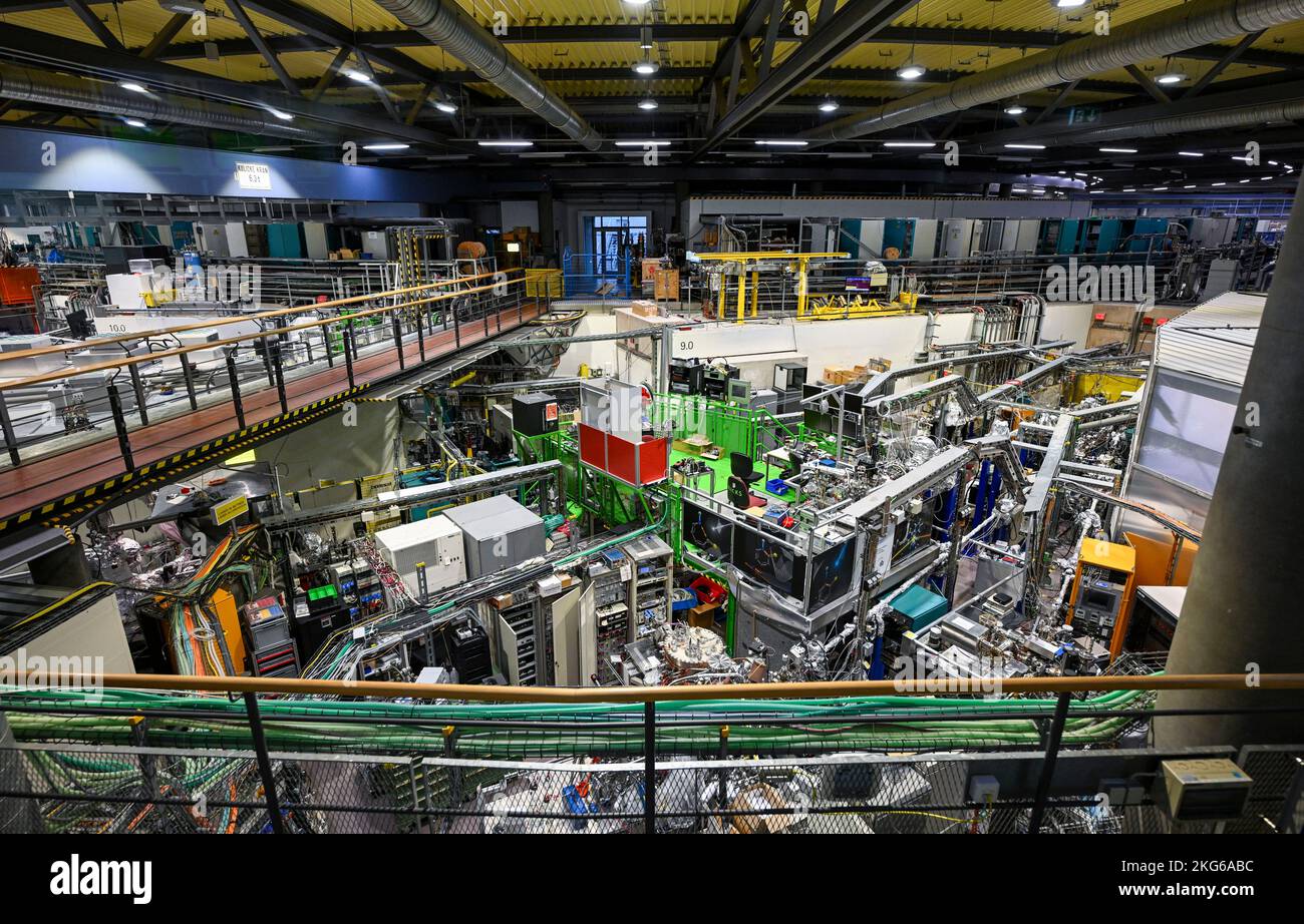 Berlin, Germany. 17th Nov, 2022. View into the electronics storage ring ...