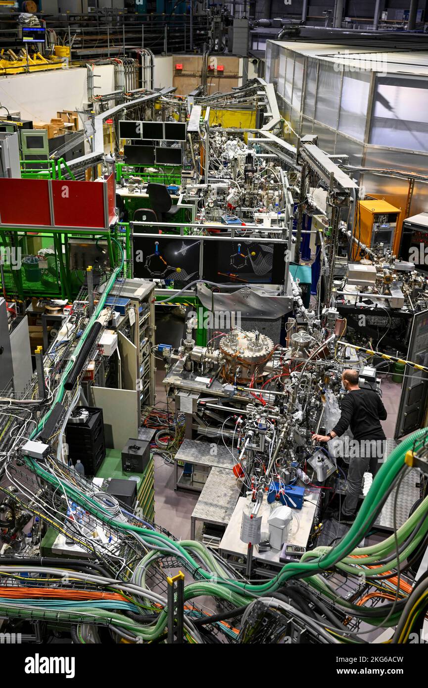 Berlin, Germany. 17th Nov, 2022. View into the electronics storage ring ...