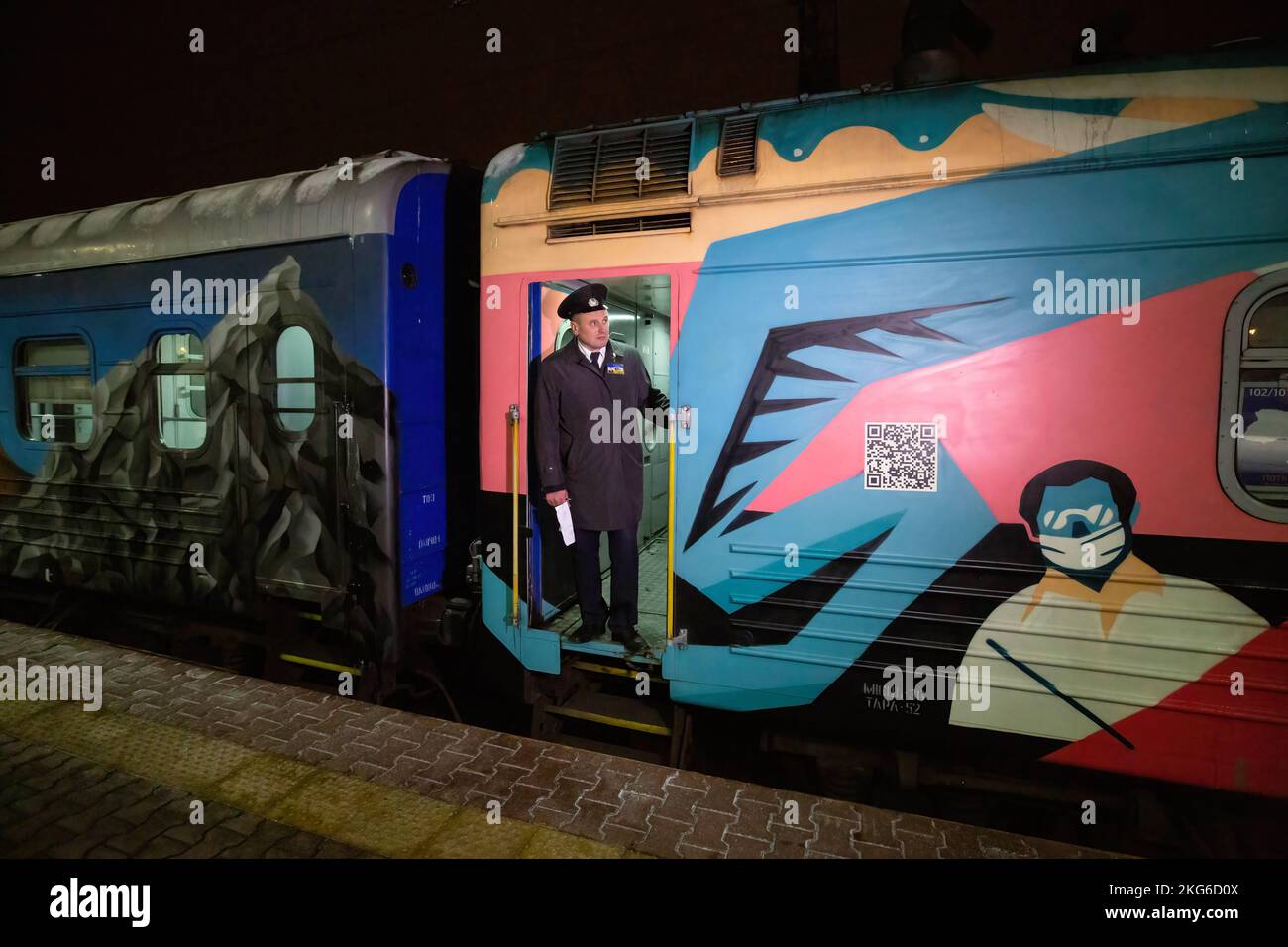 Kyiv, Ukraine. 18th Nov, 2022. A conductor stands in the carriage ...