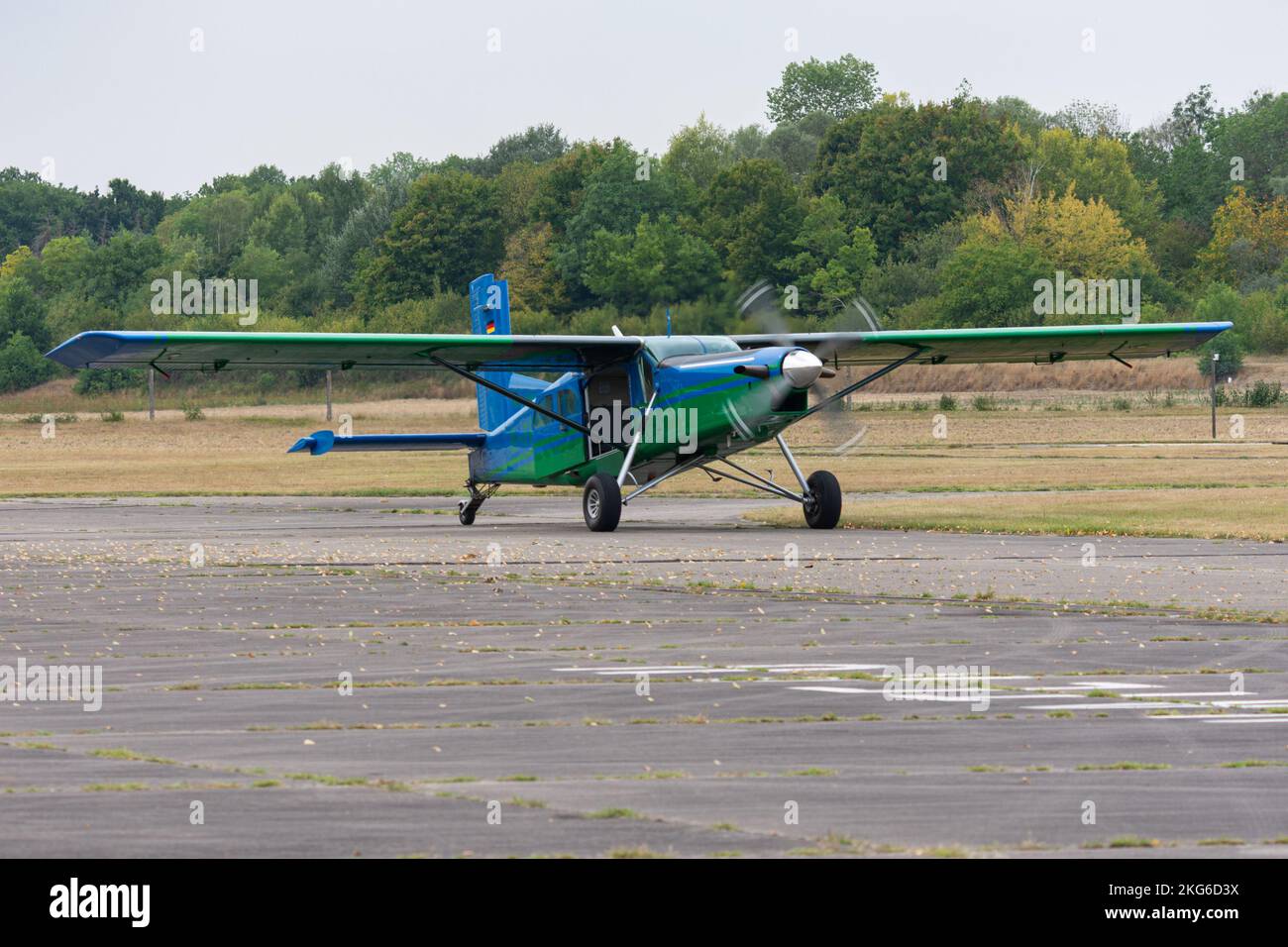 A Pilatus PC6 aircraft used for chute dropping Stock Photo - Alamy
