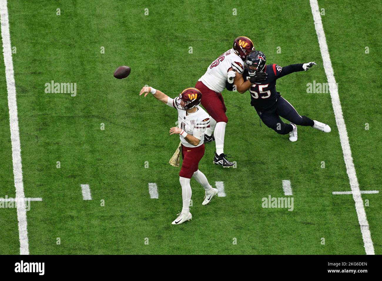 Washington Commanders quarterback Taylor Heinicke (4) throws a pass ...