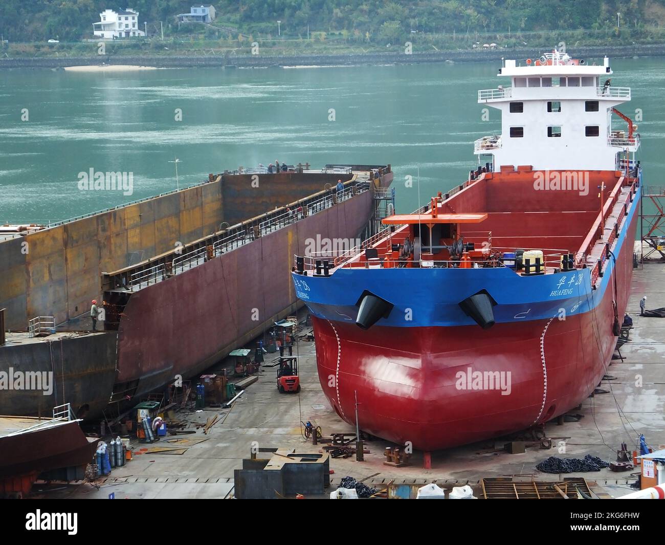 YICHANG, CHINA - NOVEMBER 22, 2022 - Workers build ships at the ...
