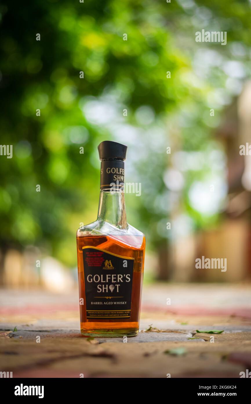 Golfers shot whisky hi-res stock photography and images - Alamy
