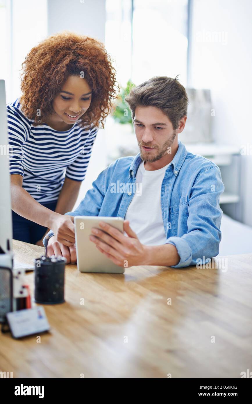 Two diverse female colleagues hi-res stock photography and images - Alamy