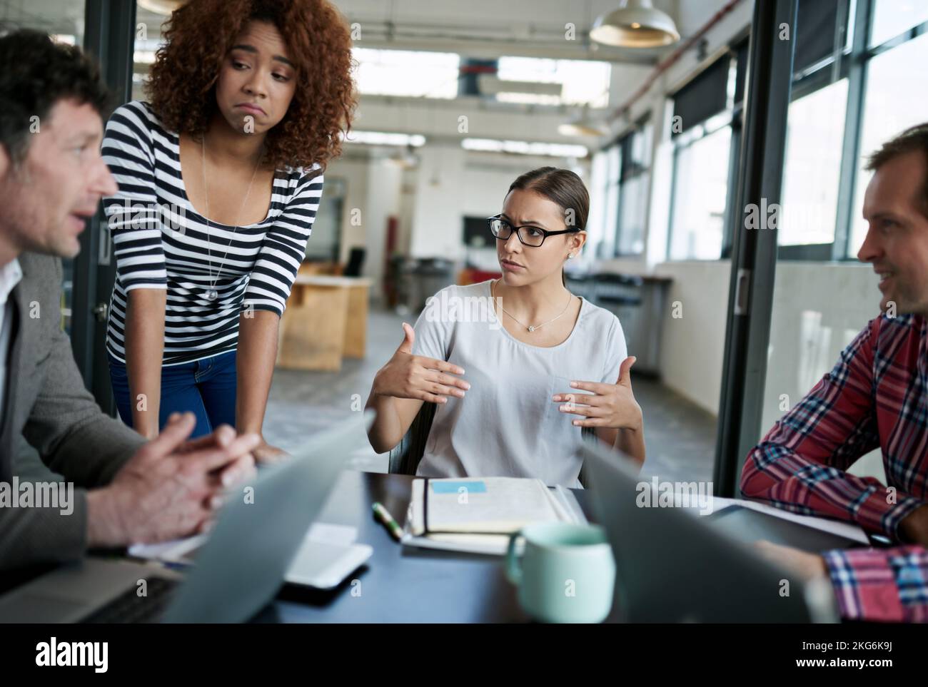 Talking office workers hi-res stock photography and images - Alamy