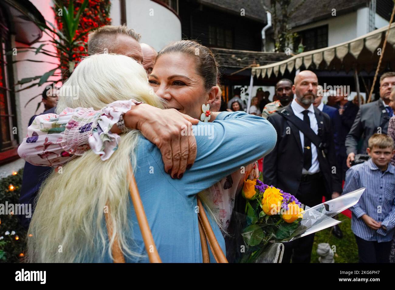 Nairobi, Kenya 20221121.Crown Princess Victoria of Sweden hugs Ann ...