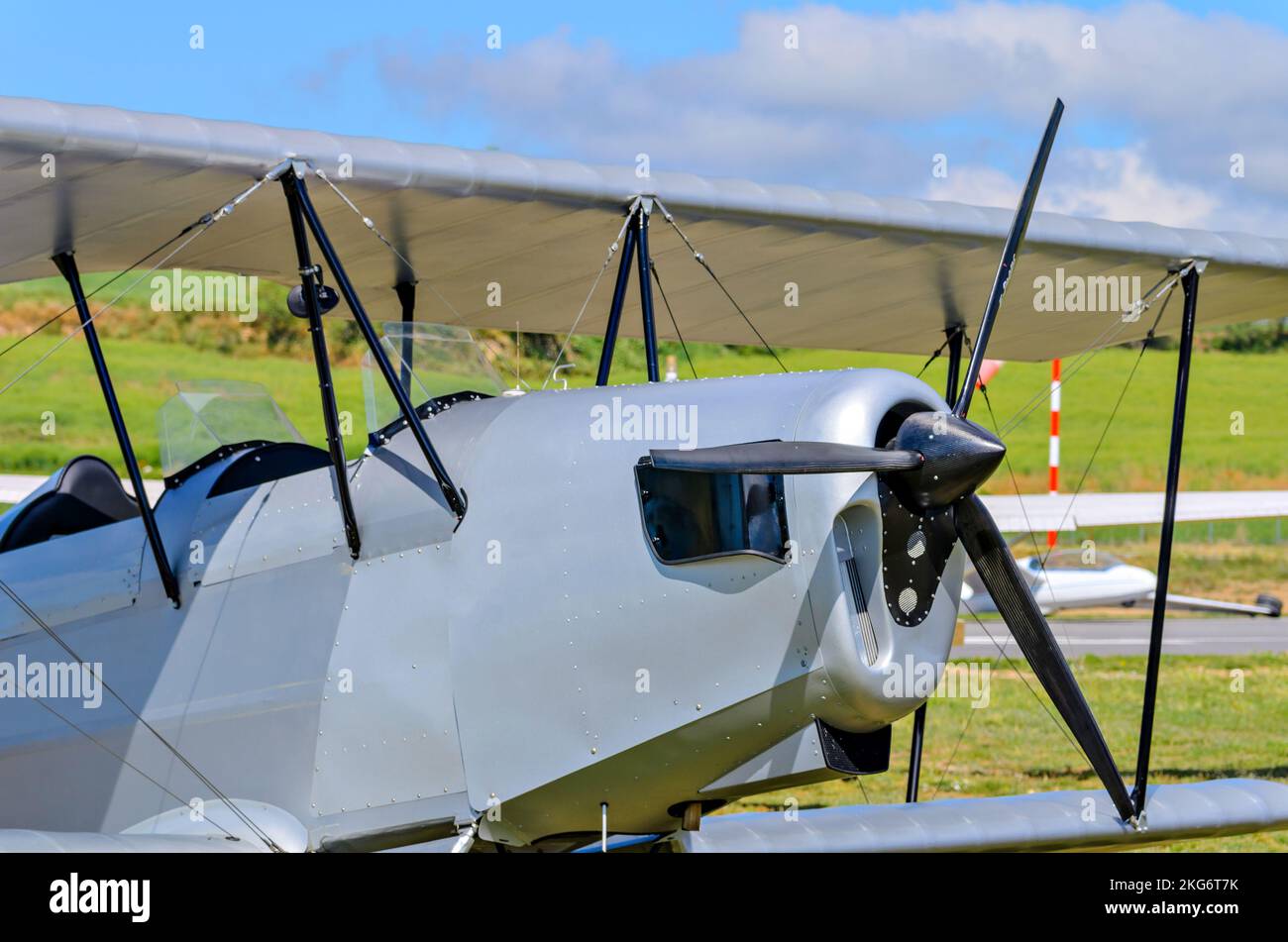 Vintage viplano single-engine plane at the aerodrome Stock Photo - Alamy