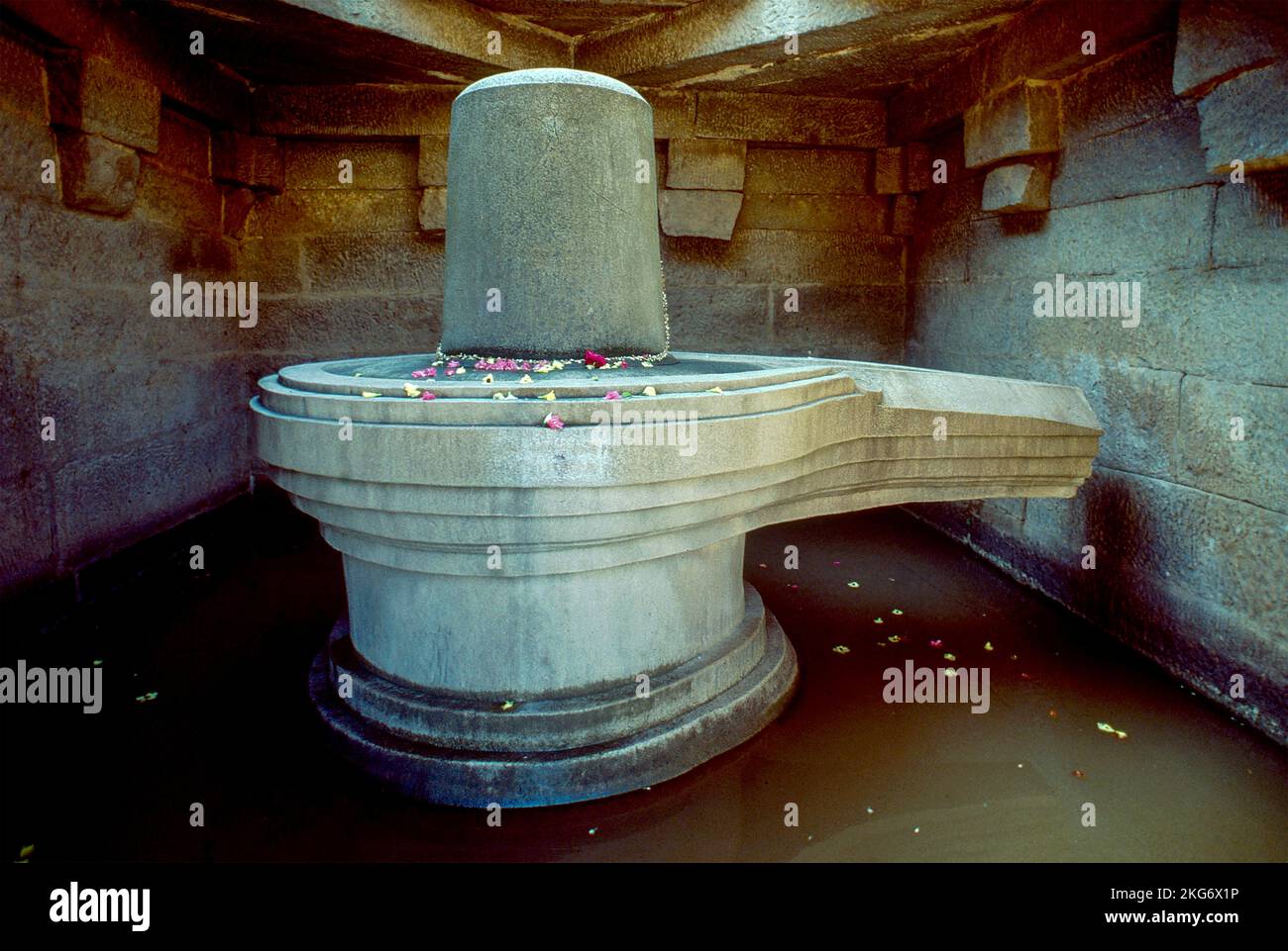 Gigantic Badavi Ling Shivalinga Temple at Hampi state Karnataka India ...
