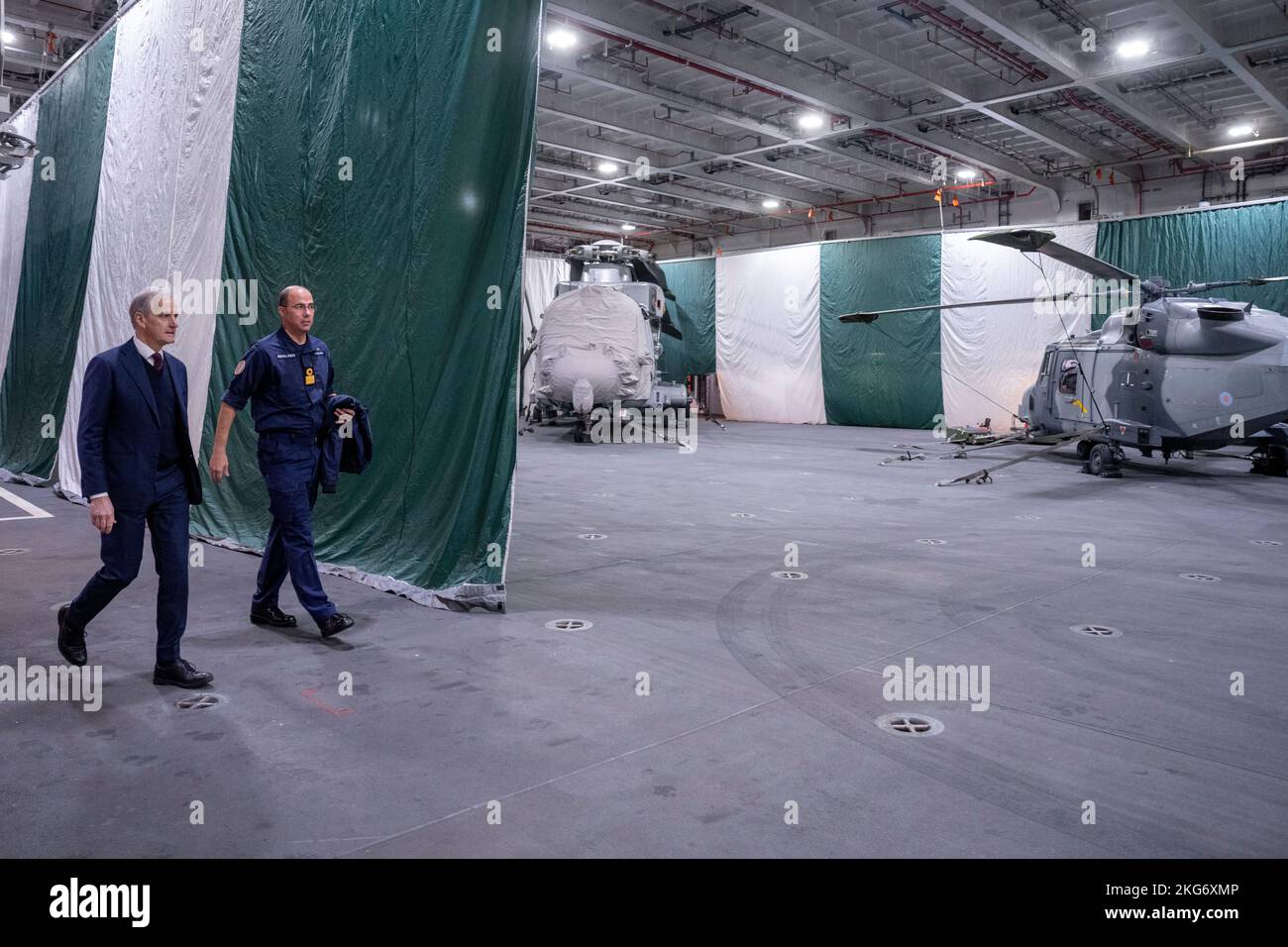 Oslo 20221121.Norway's Prime Minister Jonas Gahr Stoere and Commander ...