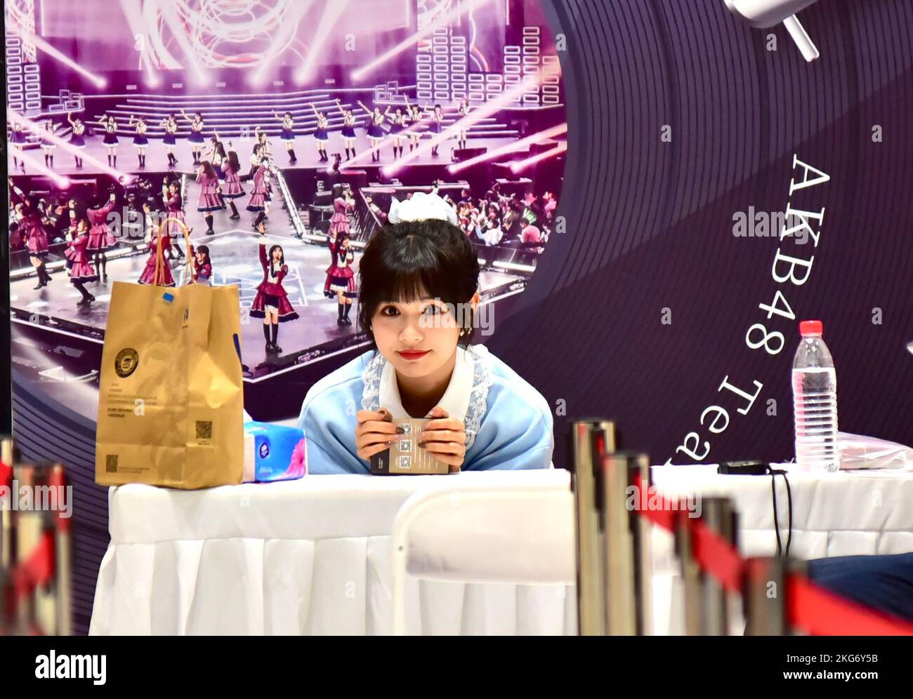 Chinese pop singer Liu Nian attended the AKB48TeamSH fans meeting in ...