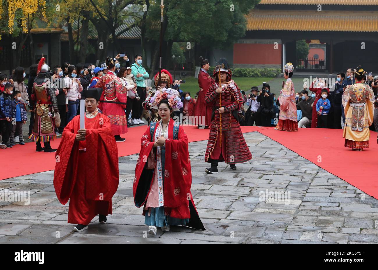 The Hanfu show and Armour reduction performance on the free open day of ...