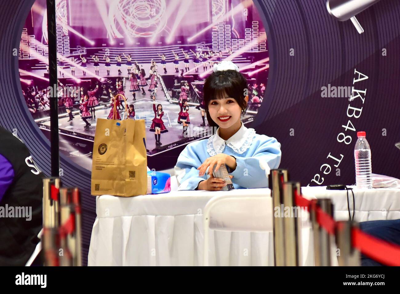 Chinese pop singer Liu Nian attended the AKB48TeamSH fans meeting in ...