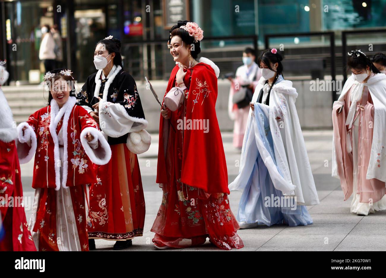 Hundreds of Hanfu enthusiasts participated in the 8th Shenyang Hanfu ...