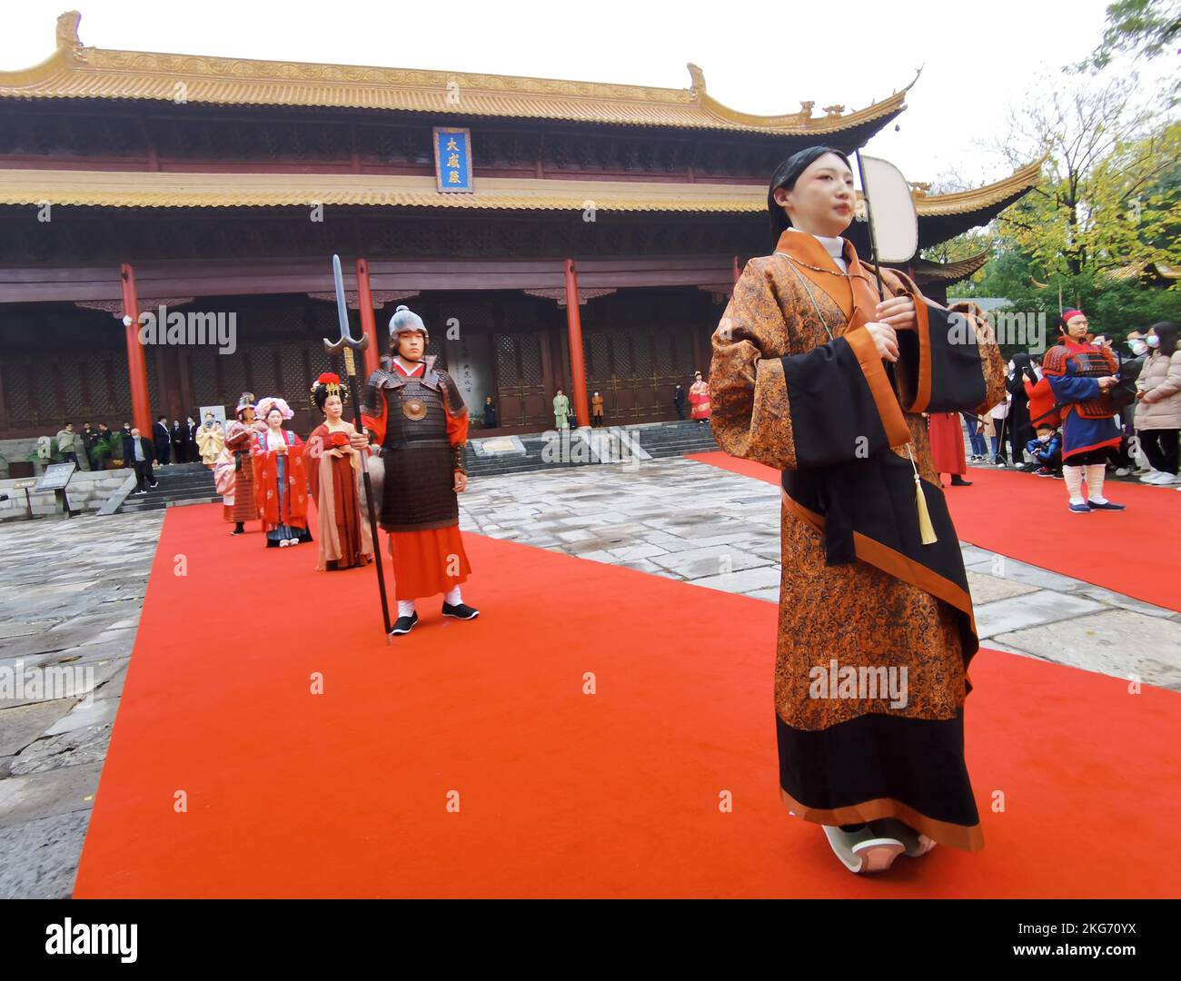 The Hanfu show and Armour reduction performance on the free open day of ...