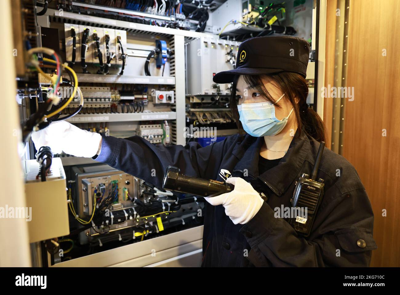 The women's maintenance team is made up of young girls with an average ...