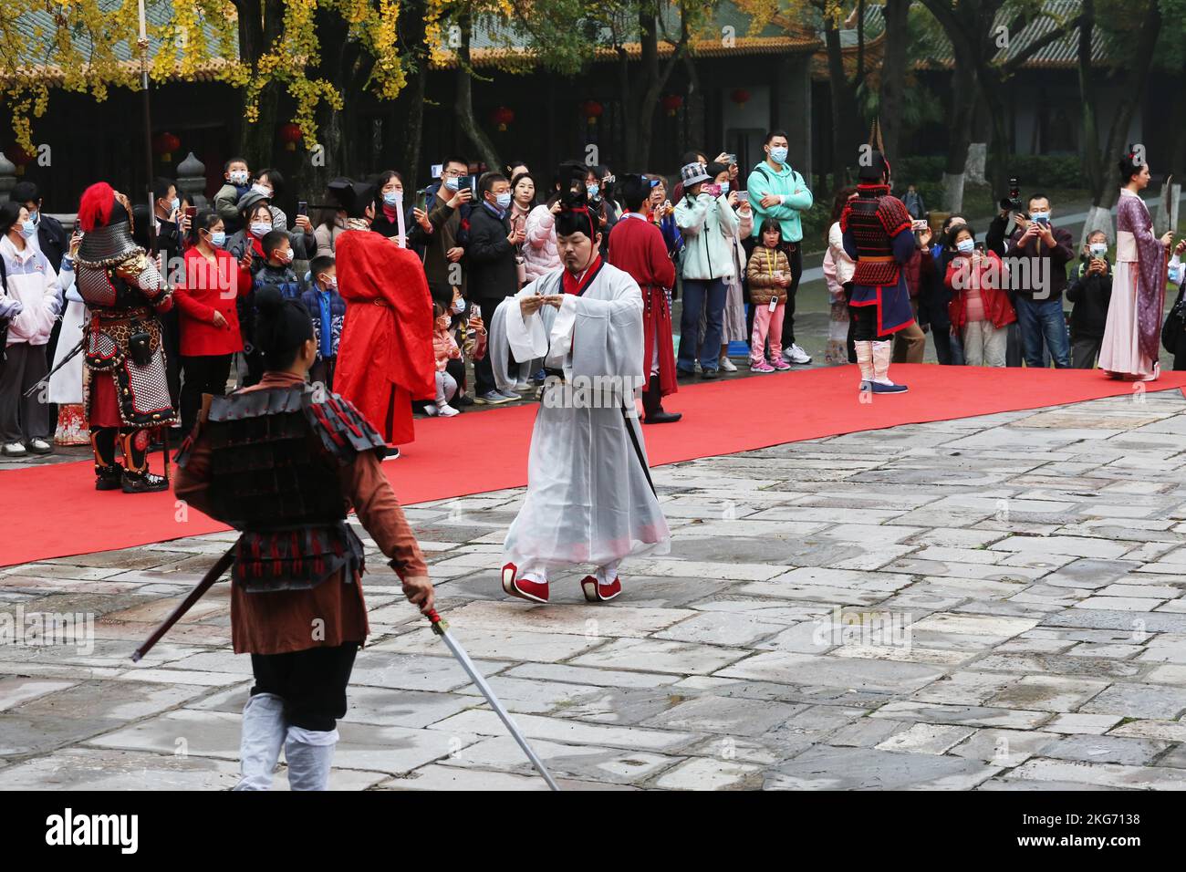 The Hanfu show and Armour reduction performance on the free open day of ...