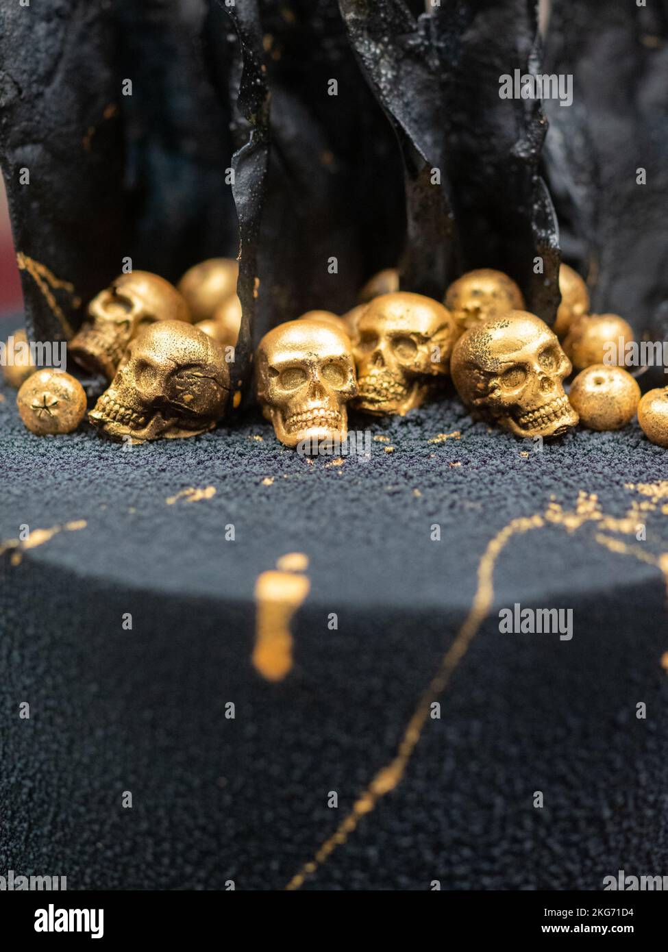 pastry chef finishing horror black muertos birthday cake decorating ...