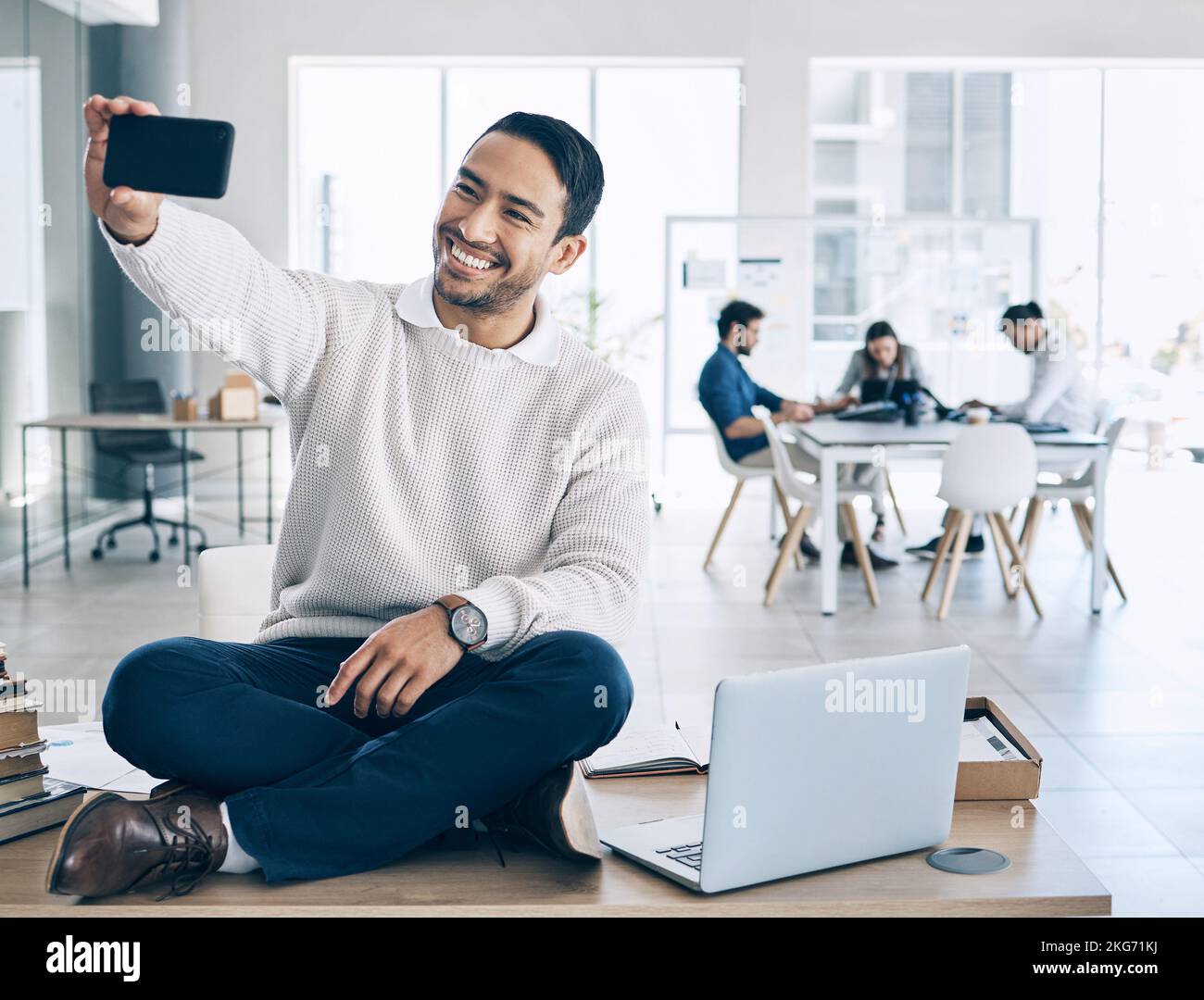 Businessman in office meeting desk hi-res stock photography and images ...