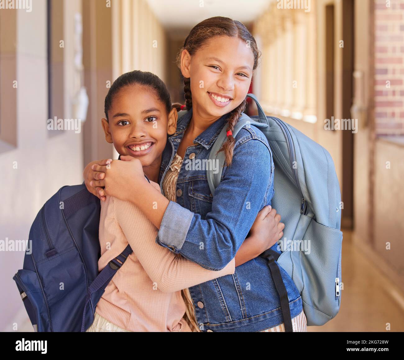 Children with backpack talking hi-res stock photography and images - Alamy