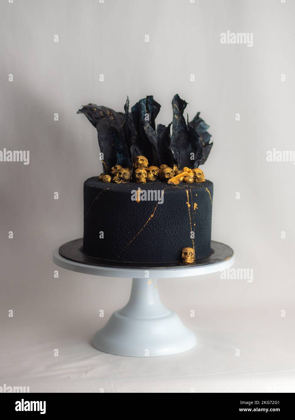 pastry chef finishing horror black muertos birthday cake decorating ...