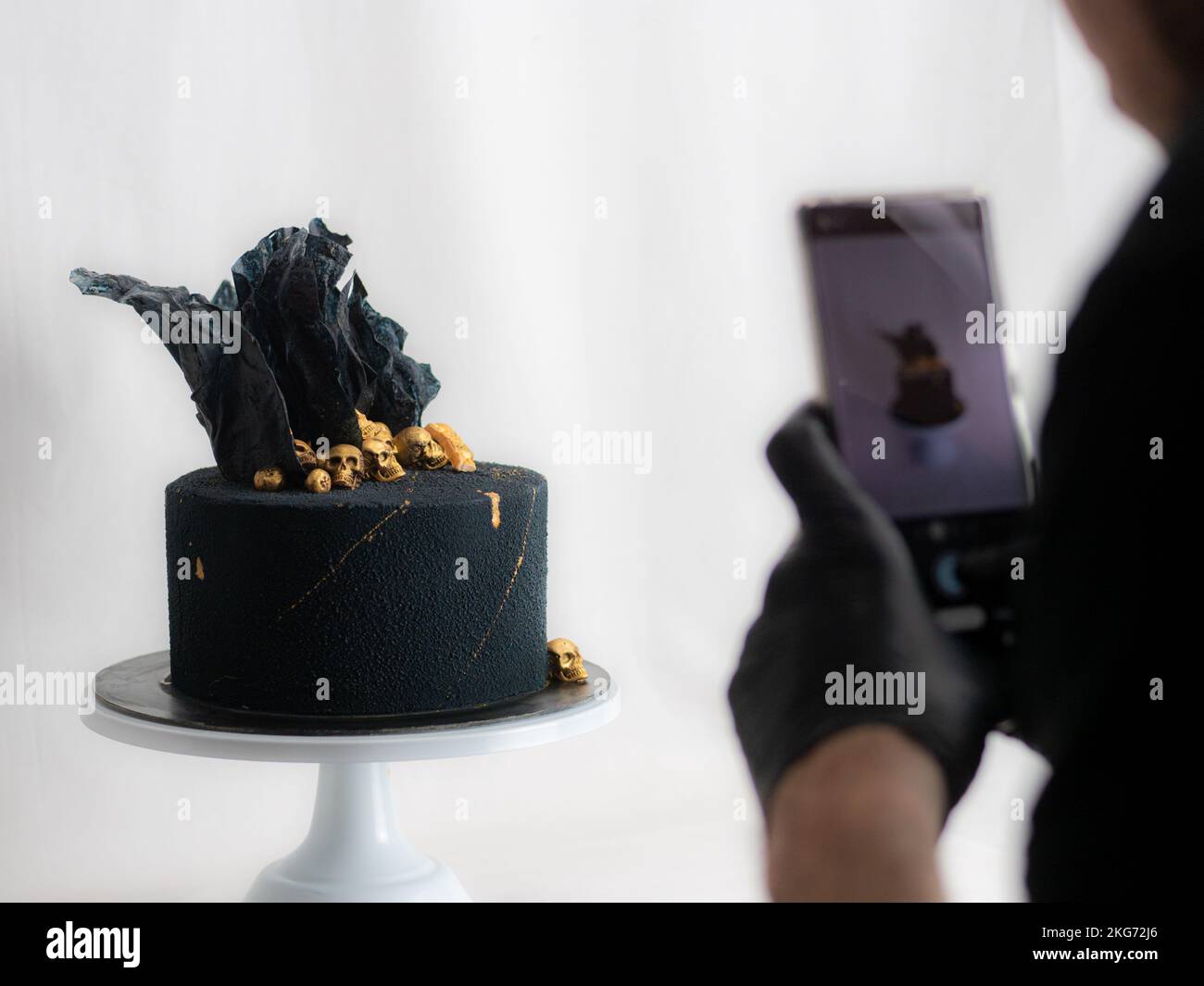 pastry chef finishing horror black muertos birthday cake decorating ...