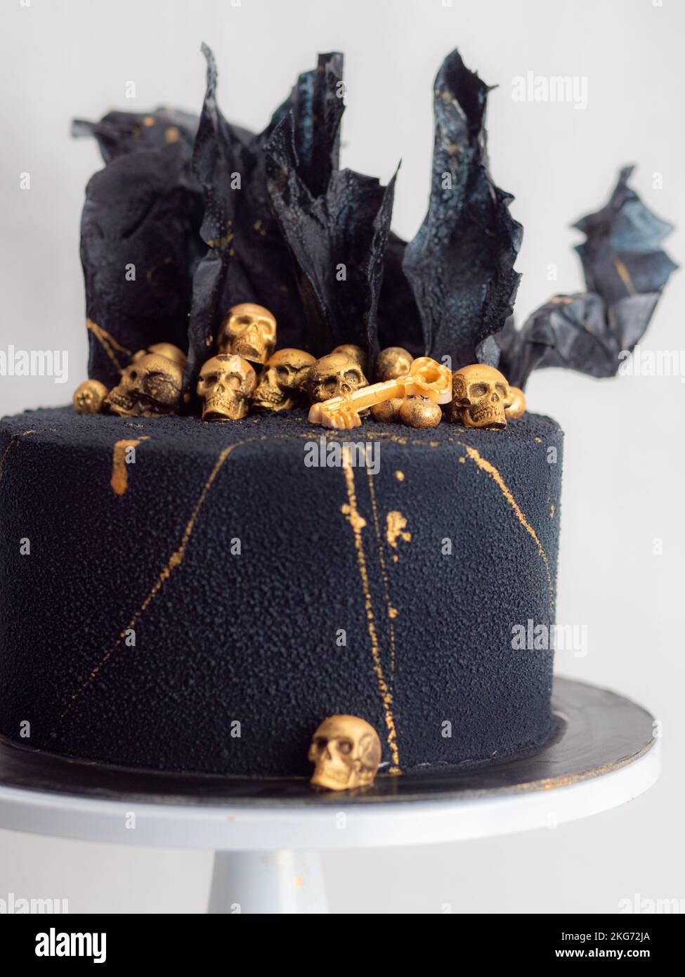 pastry chef finishing horror black muertos birthday cake decorating ...