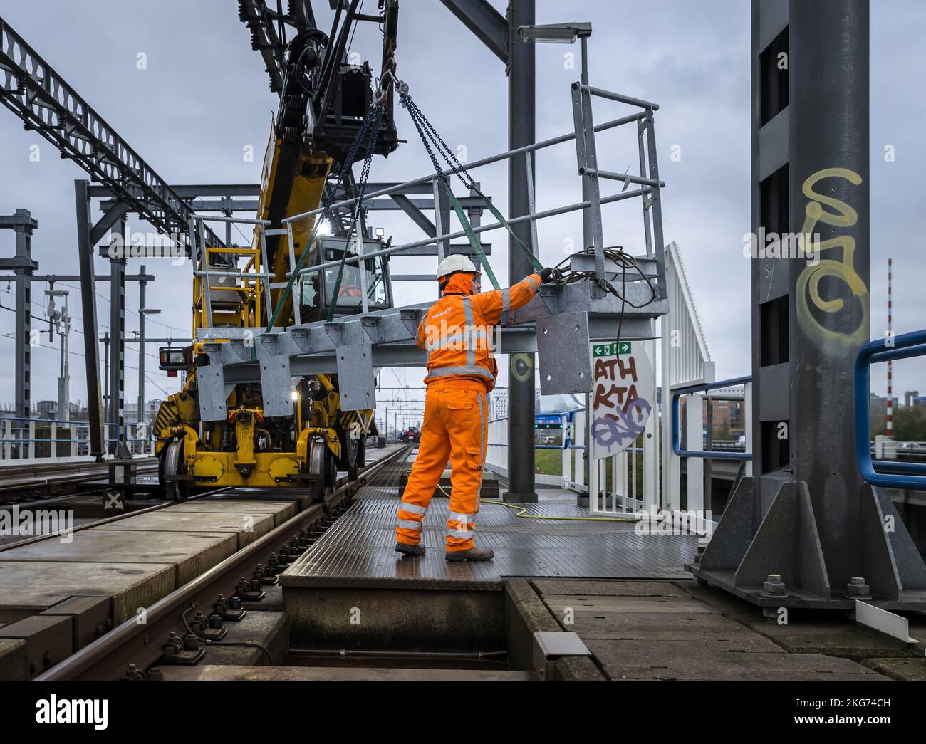 AMSTERDAM - Work on the track on the Schinkel Bridge. Due to rail works ...