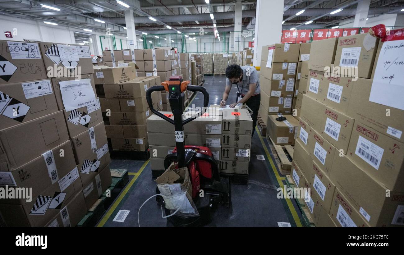 Staff is conducting random inspections on duty-free goods at China Duty Free Hainan ...