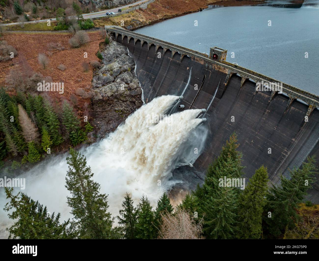 Hydroelectric Gravity Dam Pumping Water Stock Photo - Alamy