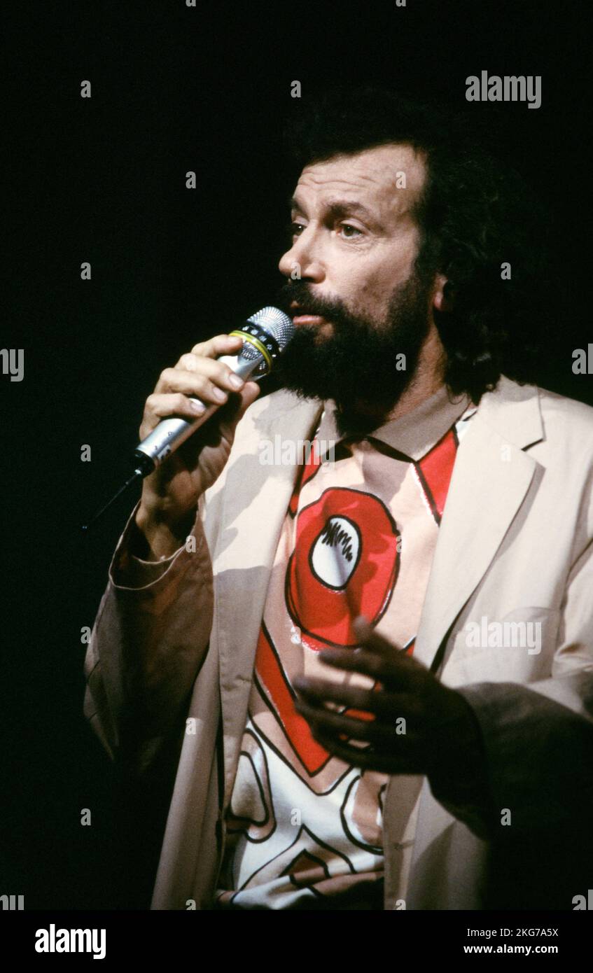 Antoine on the set of the show 'Lahaye d'honneur' on TF1 on October ...