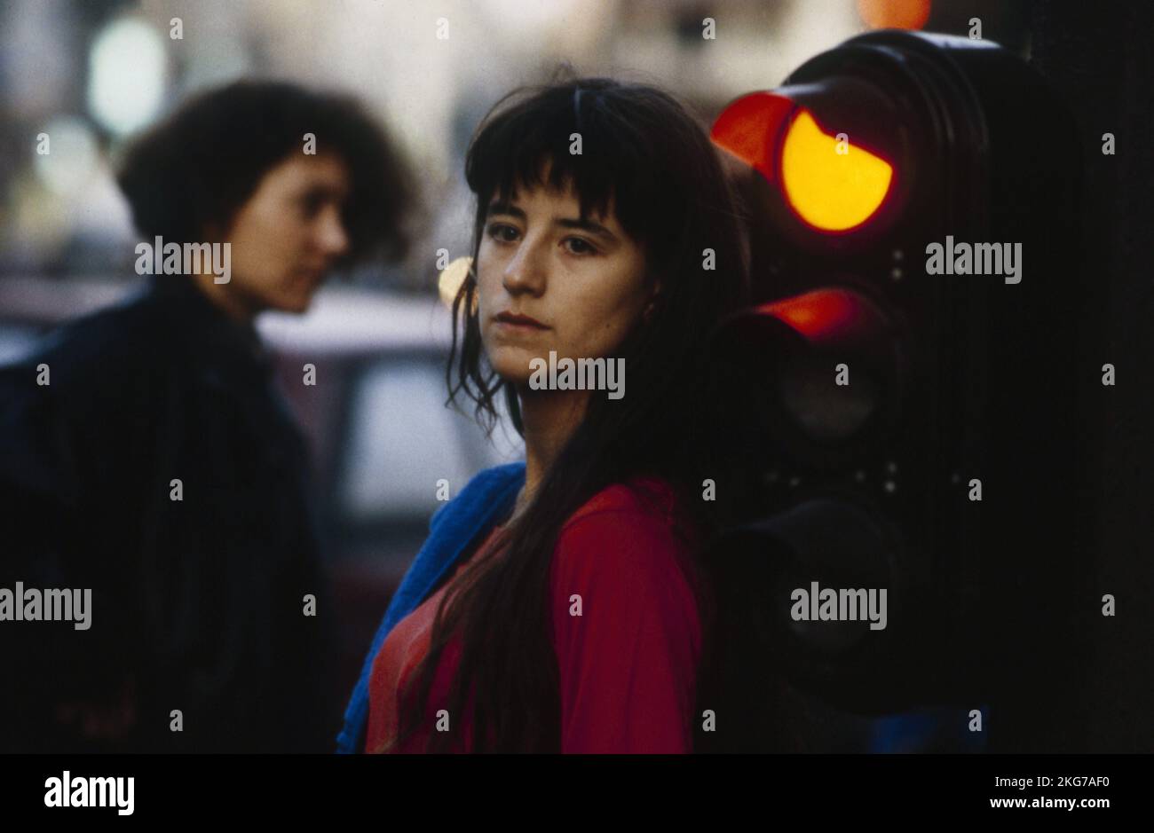 Young woman 1990s street hi-res stock photography and images - Alamy