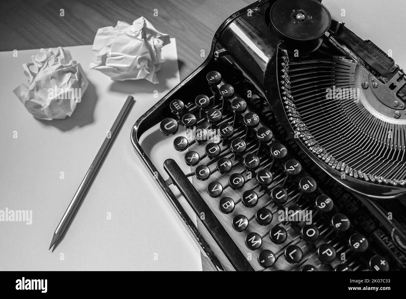 Old fountain pen old paper antique Black and White Stock Photos ...