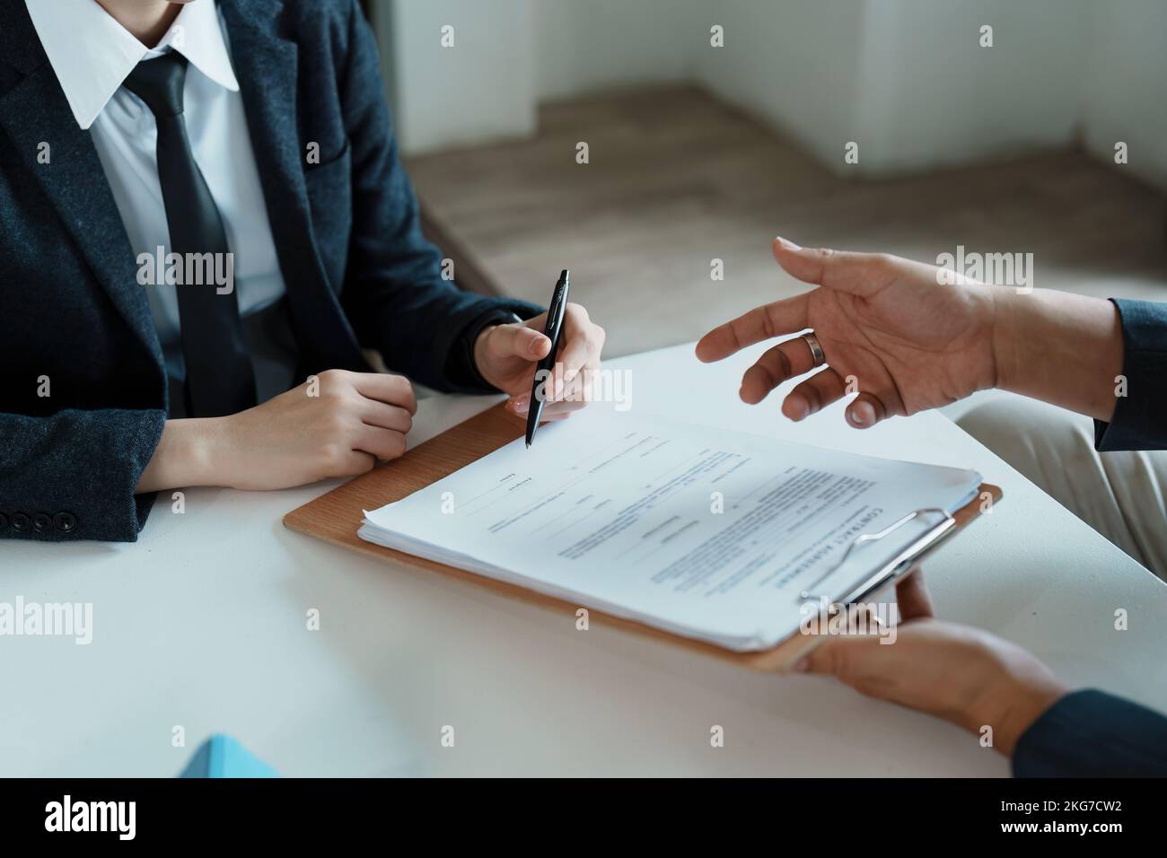 Guarantee, mortgage, agreement, contract, sign, the customer is signing ...