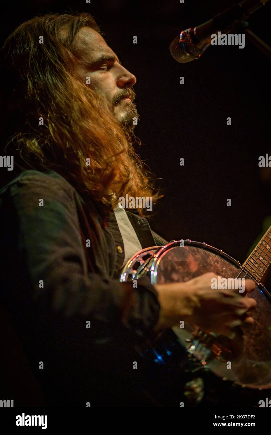 Edinburgh, Scotland. Mon 21 November 2022. Folk band The Trials of Cato ...