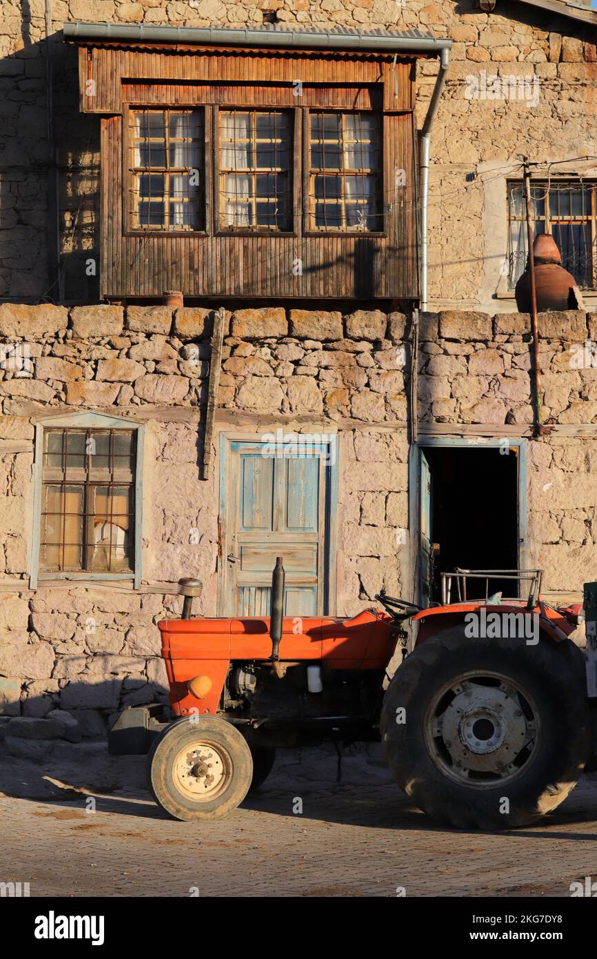 Old stone house still hi-res stock photography and images - Alamy