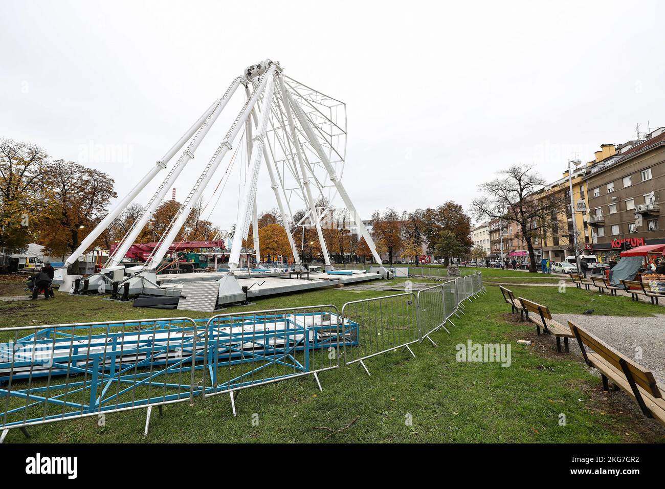 Assembly of the 36-meter-tall Panoramic Wheel in the Dr. Franjo Tudjman ...