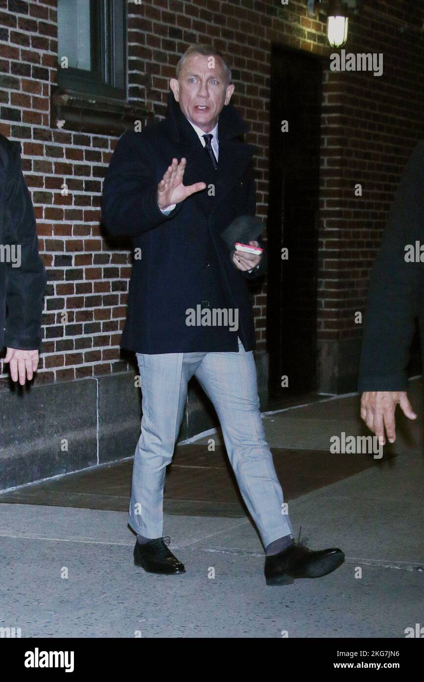 Daniel Craig on The Late Show with Stephen Colbert to talk about new ...