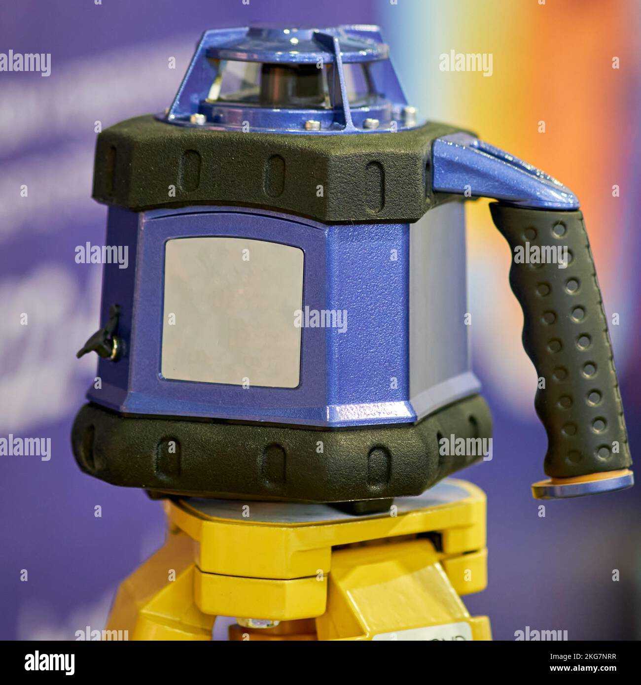 Measuring geodetic instrument for engineering works and topographic ...