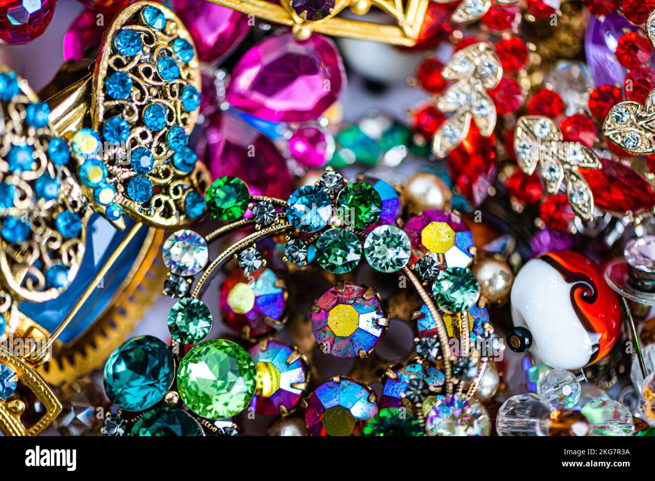 jewelry and costume jewelry from various stones, minerals and precious ...