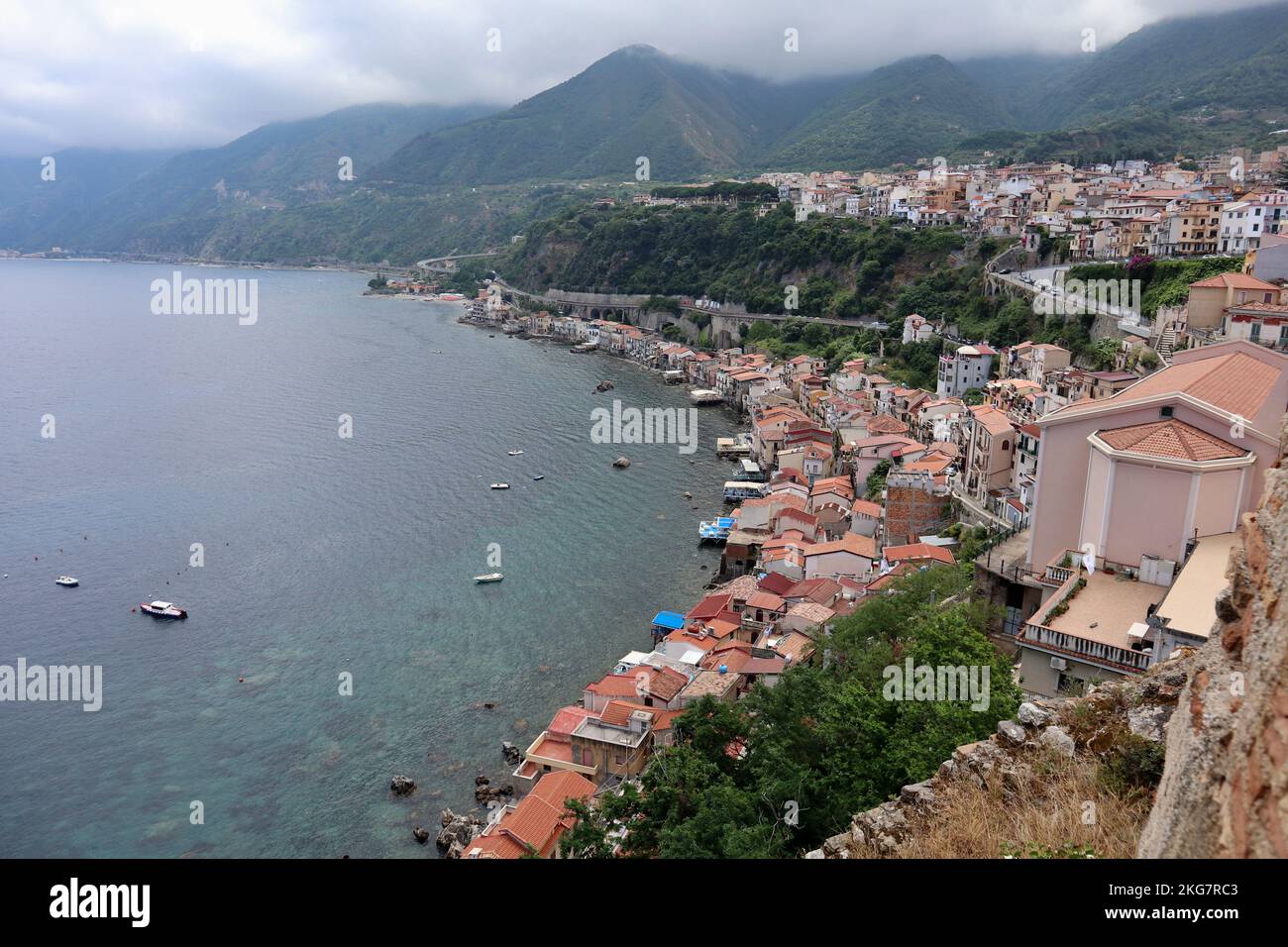 Scilla - Panorama del borgo di Chianalea da Castello Ruffo Stock Photo ...