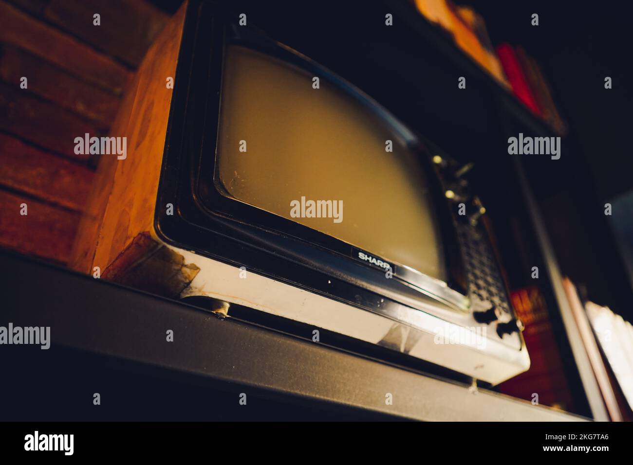 Old tv set illustration hi-res stock photography and images - Alamy