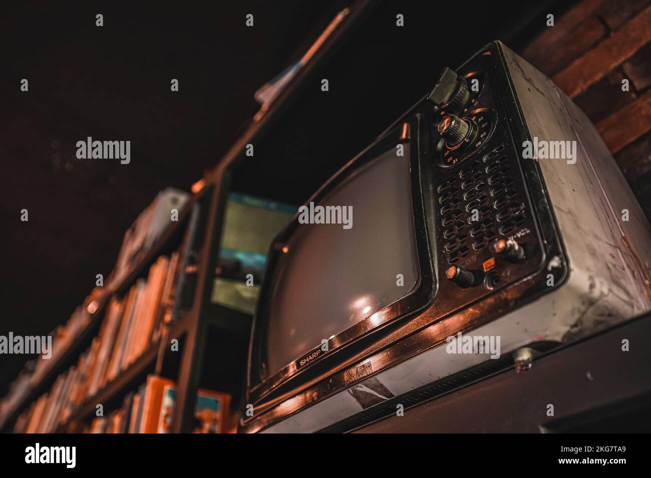 Old tv set screen static hi-res stock photography and images - Alamy