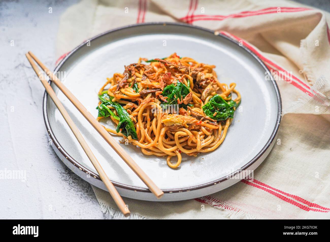 Mie goreng cakalang hi-res stock photography and images - Alamy